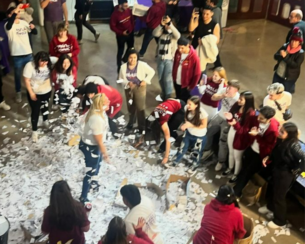 TRIUNFO DE FRANJA MORADA EN CIENCIAS ECONÓMICAS DE LA UNLZ - Lomas ...