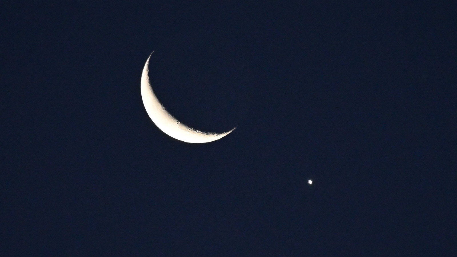 LA LUNA Y VENUS: UN ESPECTÁCULO ASTRONÓMICO ÚNICO - Lomas Conectado