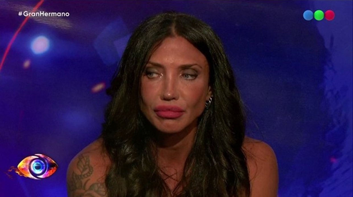 Andrea abandonó Gran Hermano por motivos de salud - Lomas Conectado